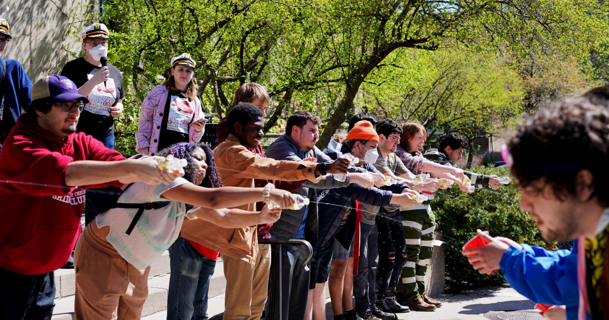 ‘Truly UChicago at its core’: A look back at Scav 2022 | The College ...