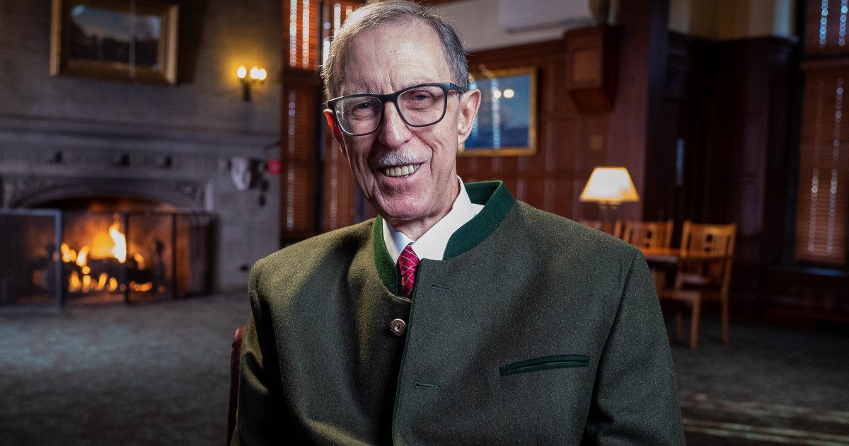 Dean Boyer provides a welcome to the 2023 Winter Quarter | The College ...